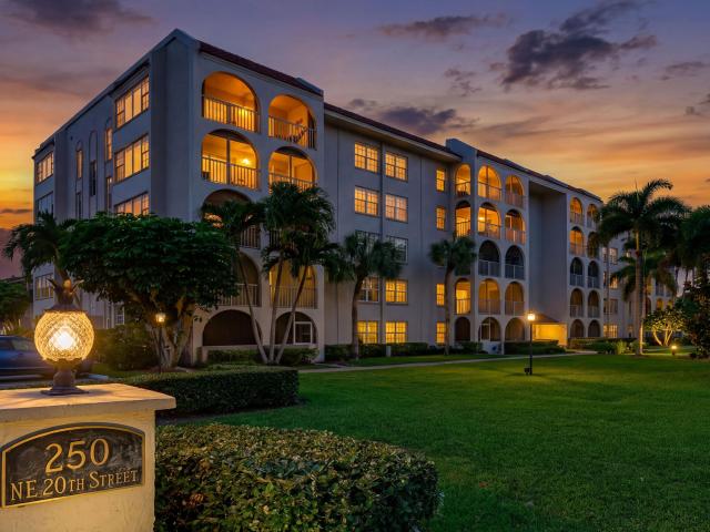 250 NE 20th St, Unit 5260, Boca Raton, FL 33431 | MLS #B26018 | Compass