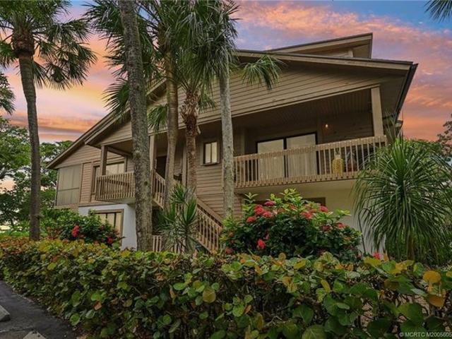 250 NE Edgewater Dr, Stuart, FL 34996