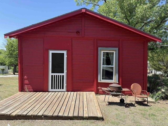 250 NE South Hummingbird Rd, Medicine Lodge, KS 67104