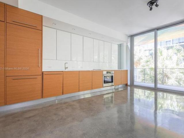 250 NW 24th St #2B, Miami, FL 33127