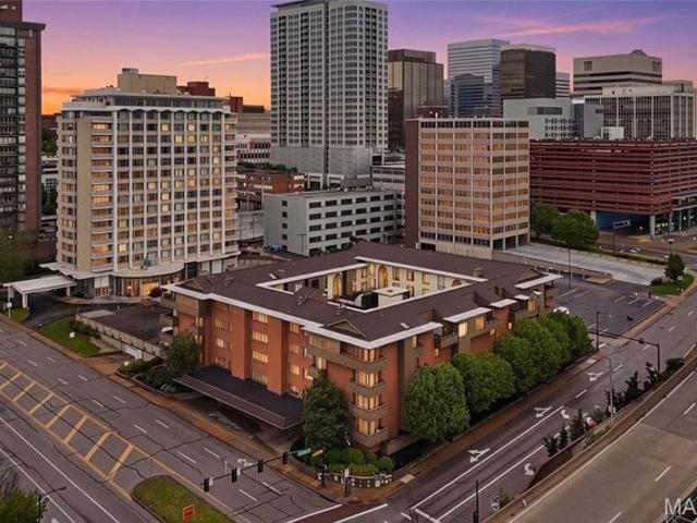 250 S Brentwood Blvd Apt 1J, Clayton, MO 63105