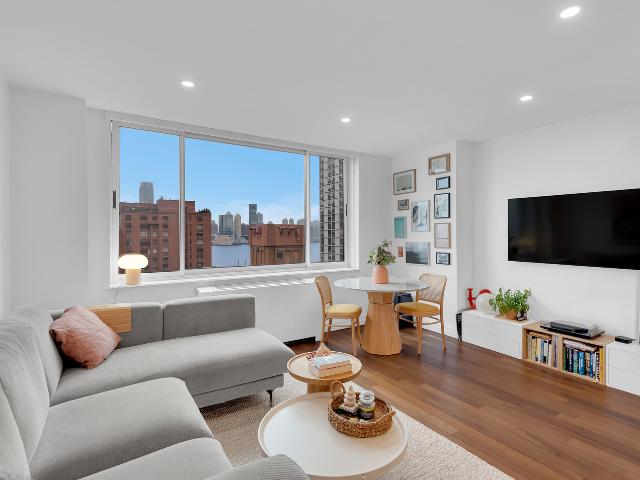 250 South End Avenue, New York, NY