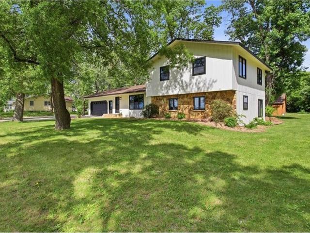 250 School Ave, Brooten, MN 56316