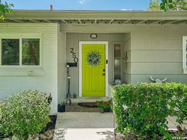 250 Springwood Ln