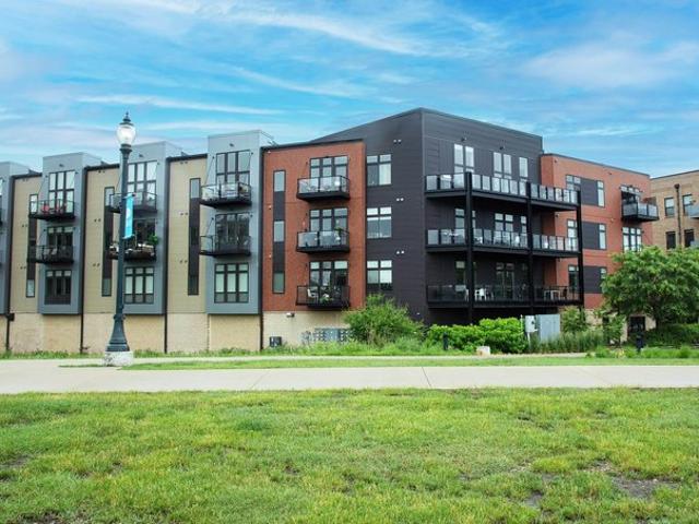 250 State St Apt 402, Cedar Falls, IA 50613