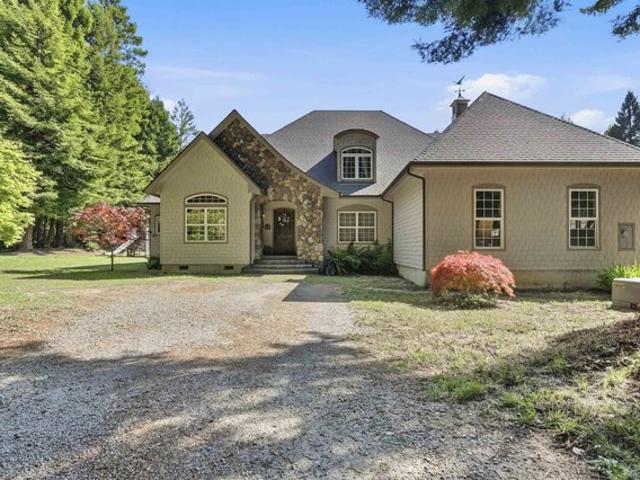 250 Steeps Ln, Crescent City, CA 95531
