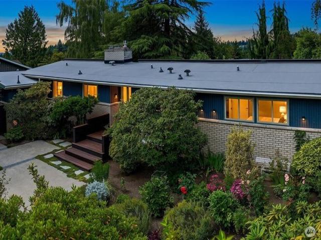 250 SW 176th Pl, Normandy Park, WA 98166
