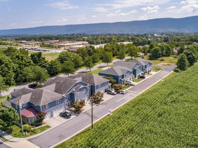 250 Parkside Ct, Woodstock, VA 22664