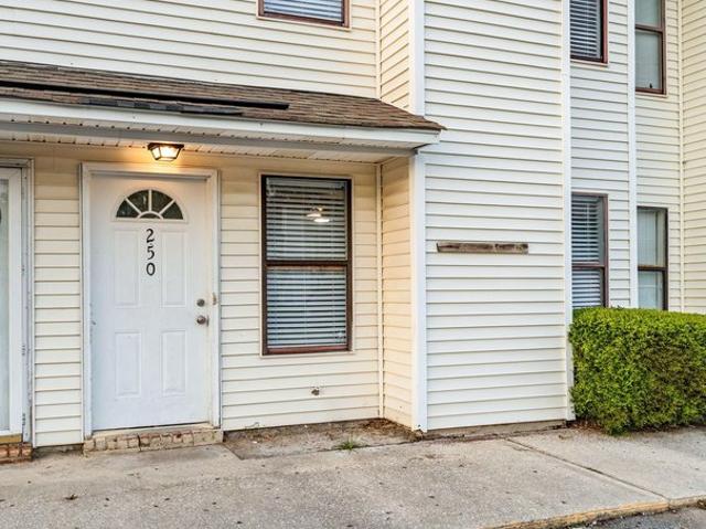 250 Pine Shadow Dr, Goose Creek, SC 29445