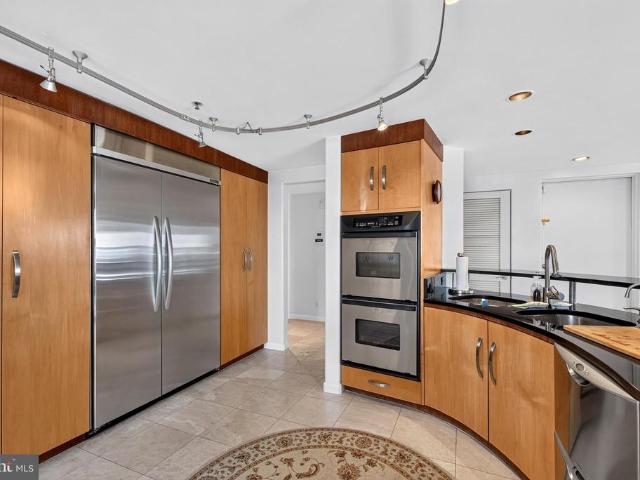 250 President Street # 1402