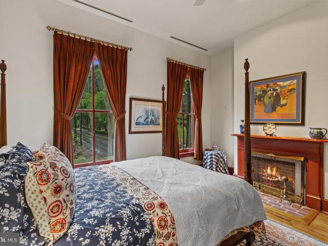 250 Prince George St, Annapolis, MD 21401 | MLS #MDAA2143