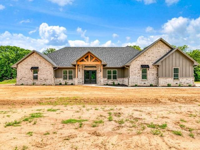250 Private Road 45855, Blossom, TX 75416