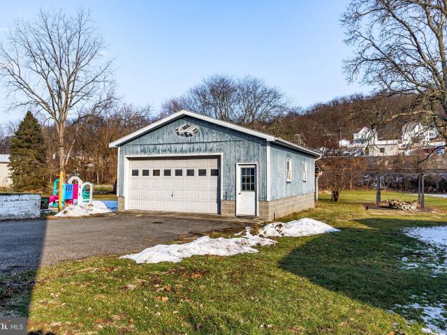 250 Riverside Ln, Herndon, PA 17830 | MLS #PANU2003 | Compass