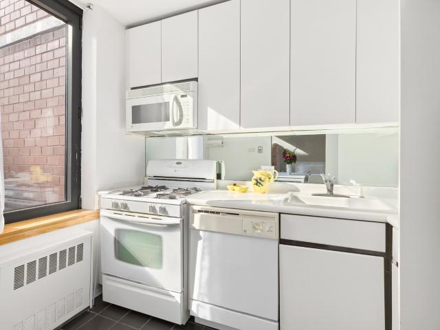 250 W 89TH Street 3N