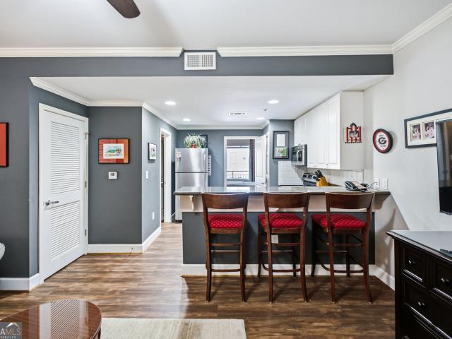 250 W Broad Street APT 612