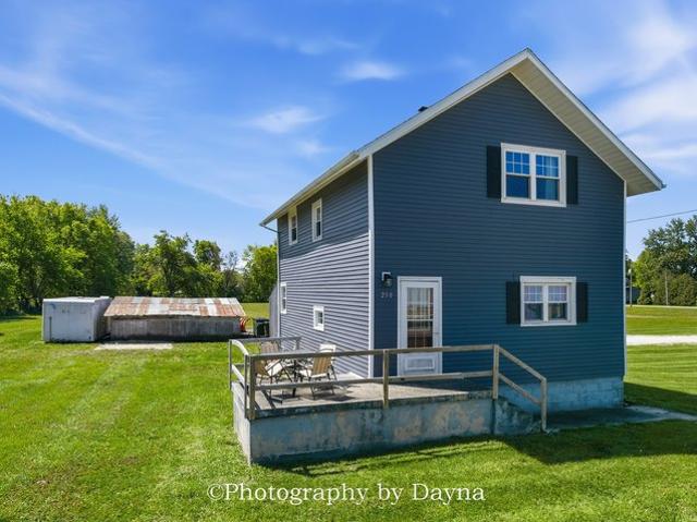 250 W Frontage St, Sheldon, IL 60966