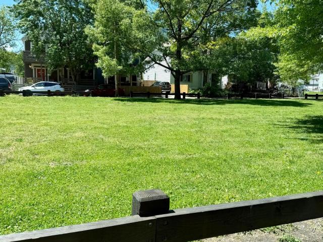 250 W Park Avenue