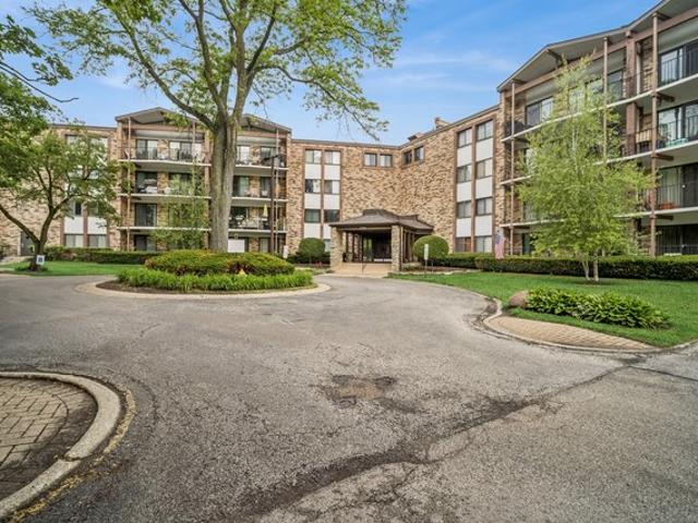 250 W Parliament Pl Apt 415, Mount Prospect, IL 60056