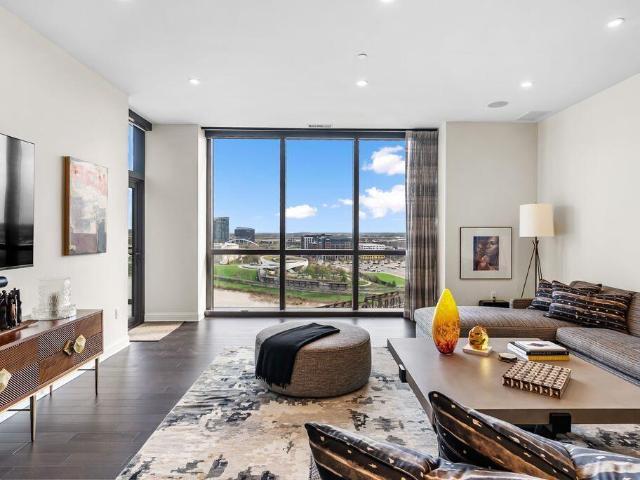 250 W Spring Street # 1214