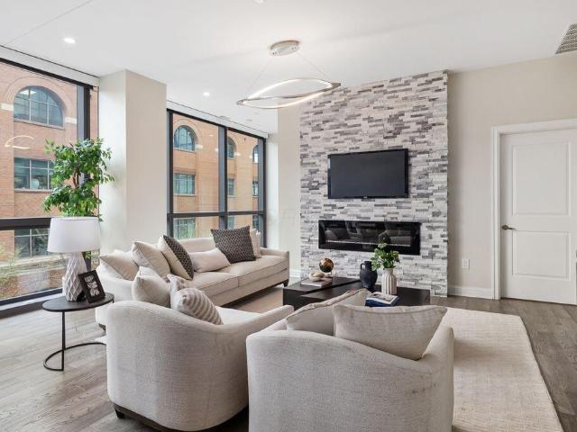 250 W Spring Street # 424