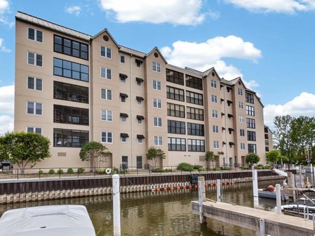250 Water St Apt C, Saint Joseph, MI 49085