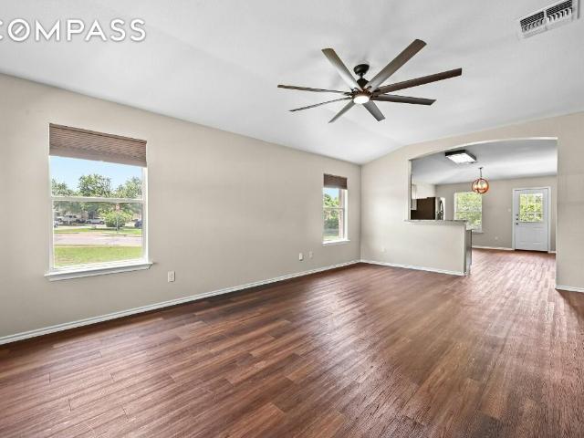 250 Western Dr, Kyle, TX