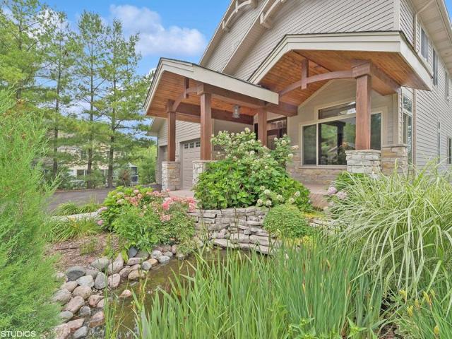 250 Whitney Rd, Lake Zurich, IL