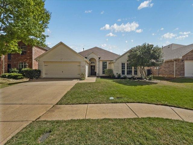 2514 Mustang Dr, Arlington, TX 76001