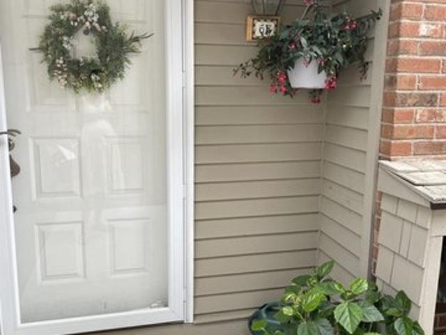 2514 Boston Post Rd Apt 6R, Guilford, CT 06437