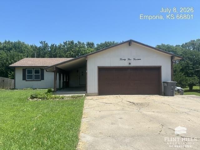 2514 Coronado Ct, Emporia, KS 66801