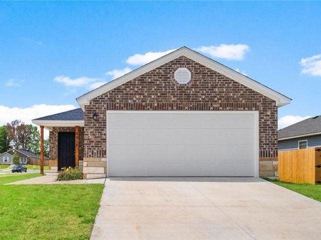 2514 E Meramec St, Fayetteville, AR 72701
