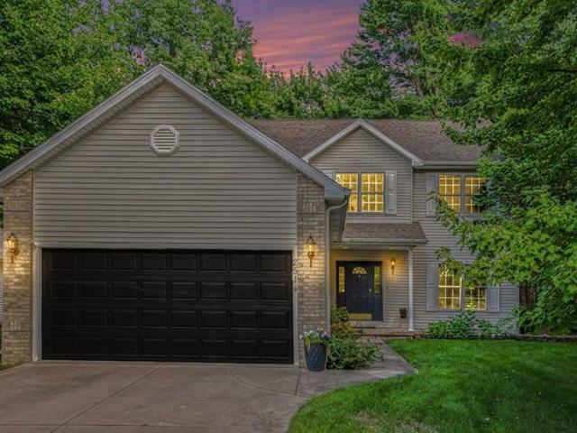 2514 Greenwich Cir St, Midland, MI 48642