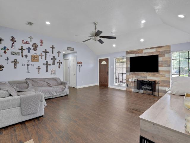 2514 S Mission Circle