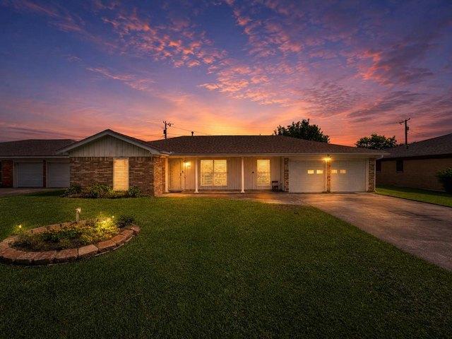2514 16th Ave N, Texas City, TX 77590