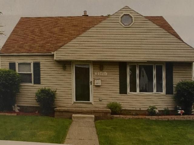 25150 Buick St, Roseville, MI 48066