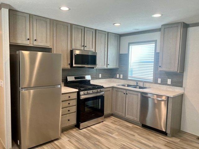 25152 Nuway Ave Unit 117, Warren, MI 48091