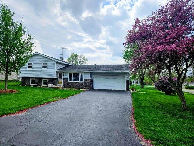25155 W Elm St, Channahon, IL 60410