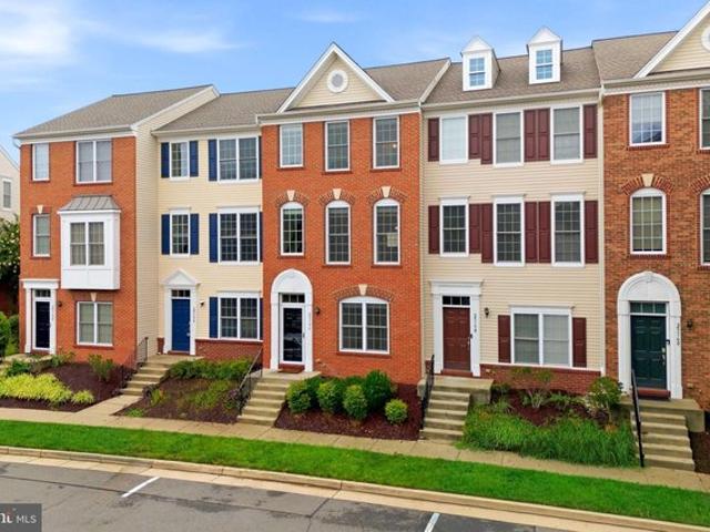 25156 Monteith Ter, Chantilly, VA 20152