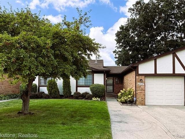 25159 Joanne Smith Dr, Warren, MI 48091