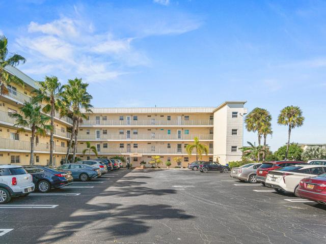 2515 NE 1st Ct, Unit 4100, Boynton Beach, FL 33435 | MLS #B26003 | Compass
