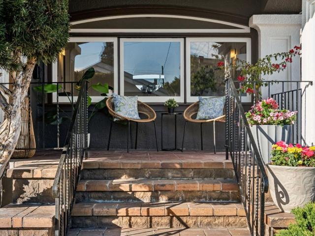2515 Noble Ave