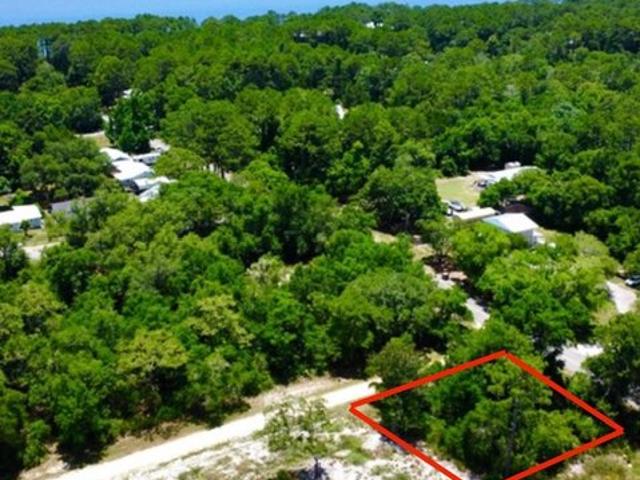 2515 Oleander Ter, Lanark Village, FL 32322