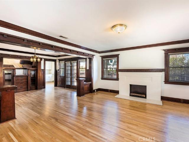 2515 E 4th Street