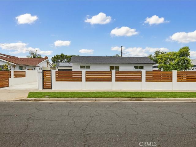 2515 E Orange Grove
