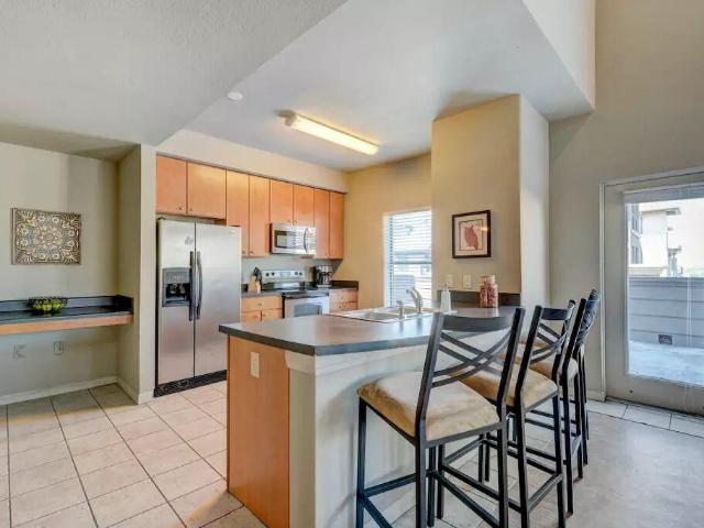 2515 Pearl # 607