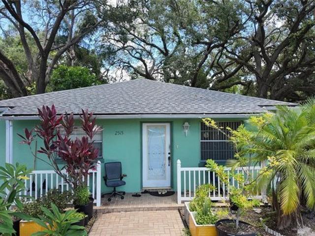 2515 W Powhatan Ave, Tampa, FL 33614