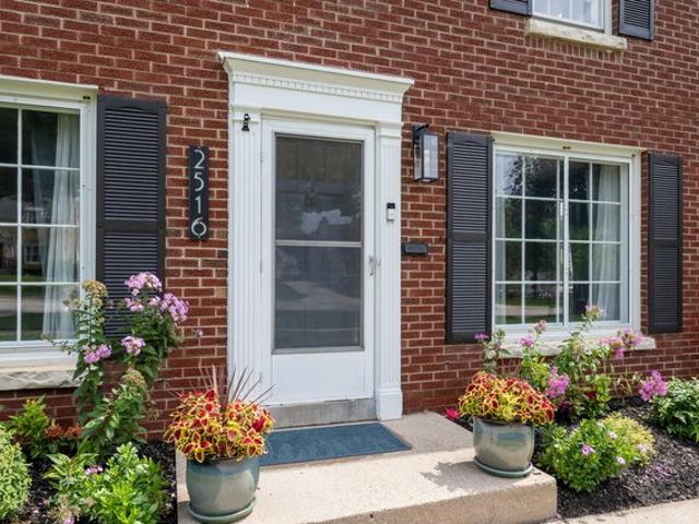 2516 N 83rd St, Wauwatosa, WI 53213