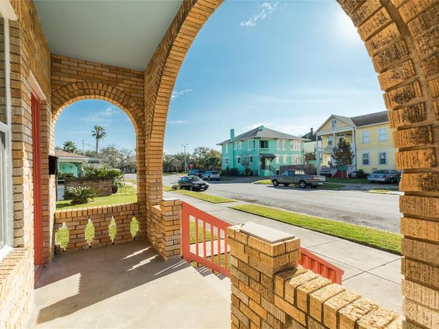 2516 Avenue K, Unit 1, Galveston, TX 77550 | MLS #74459 | Compass