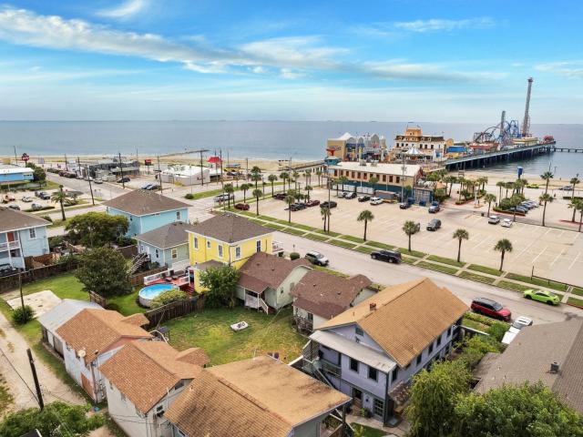 2516 Avenue Q 1/2, Galveston, US, TX