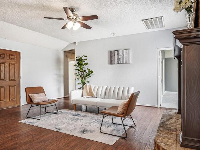 2516 Buck Drive